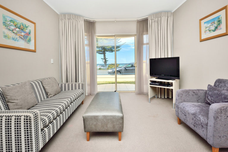 Shoreline Motel Napier City - Come to where the ocean meets the sky